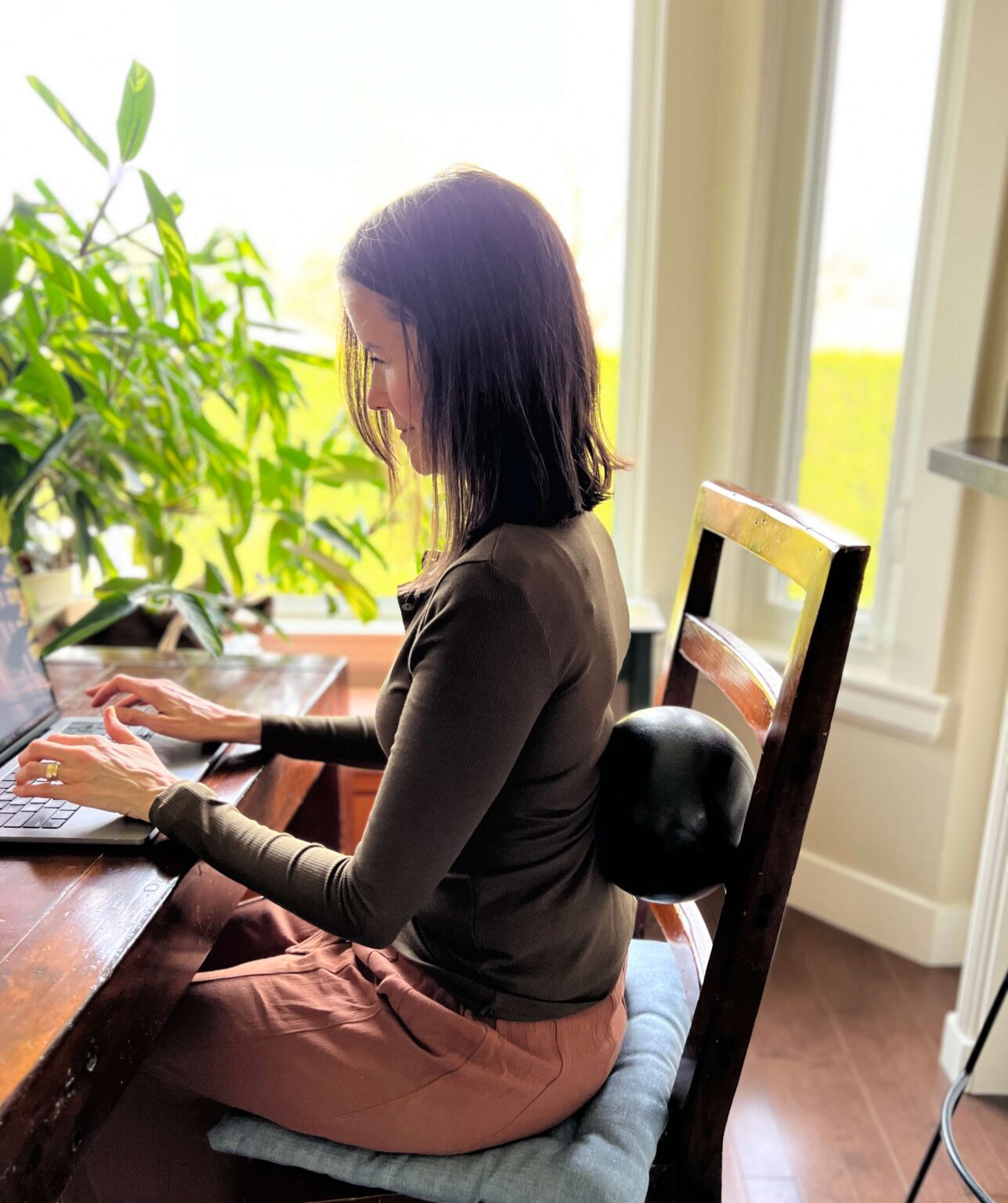 Improve Posture While Sitting: Your Fascia-Friendly Ball Trick